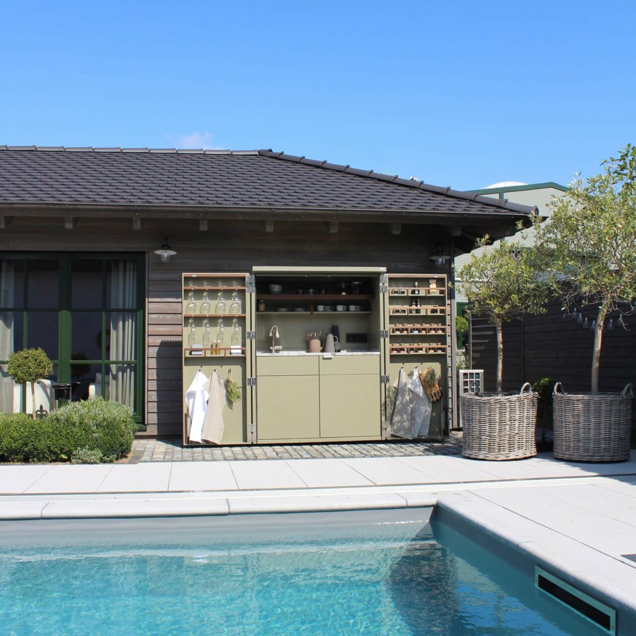 KITCHEN IN A CUPBOARD - CUBIC OUTDOOR LIVING