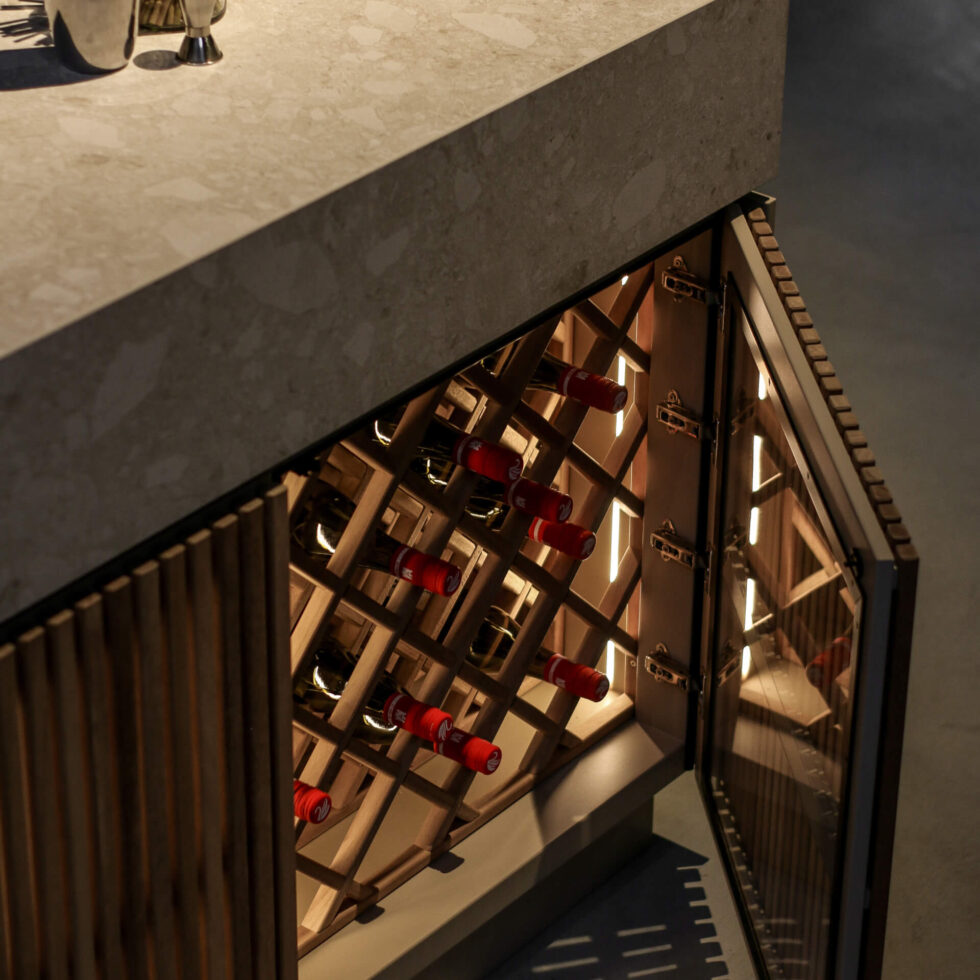 CUBIC FLOATING BAR – The new dimension of a bar table